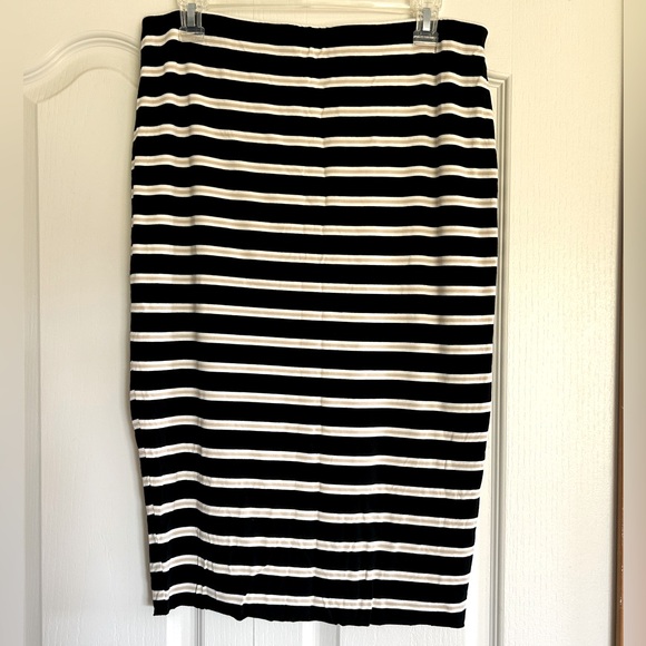 Vince Camuto | Skirts | Vince Camuto Curvy Stretch Skirt | Poshmark